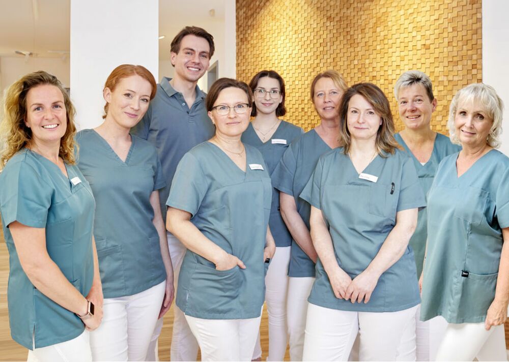 Das Team der Zahnarztpraxis Dr. Michael Meißner und Lisa Meißner